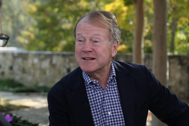 John Chambers draws on decades navigating global crises as he mentors ...