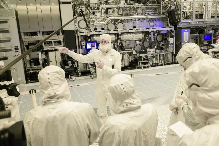 Intel completes assembly of world's most advanced EUV lithography ...